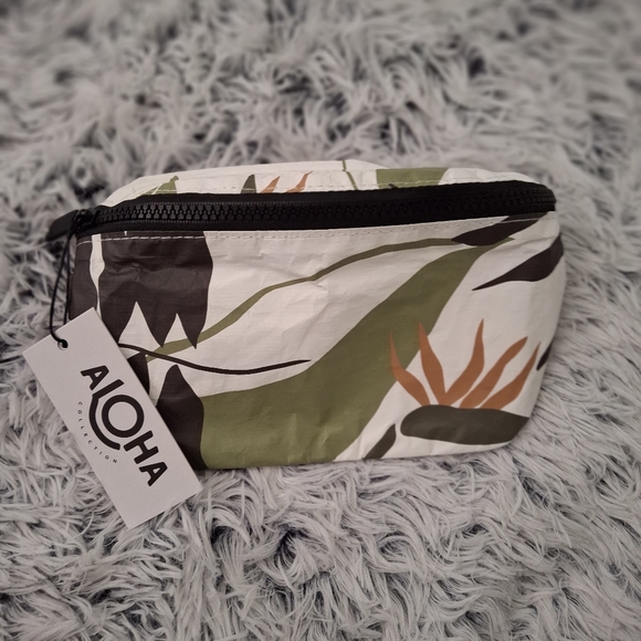 ALOHA Collection | Bags | Aloha Collection Green And Black Mini Hip ...